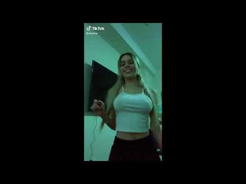 Sütyensiz TİKTOKCULAR