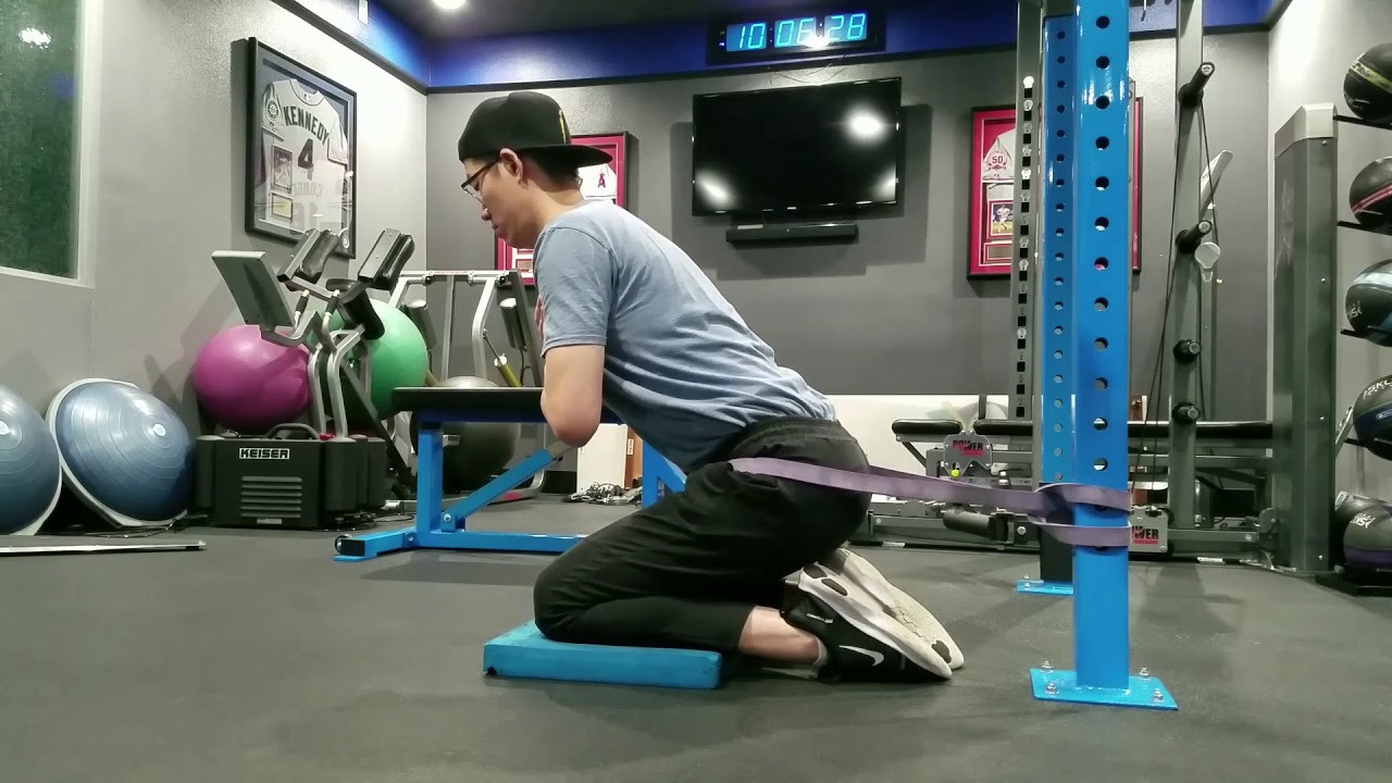 Kneeling Hip Hinge (extension) With Resistance Band - YouTube