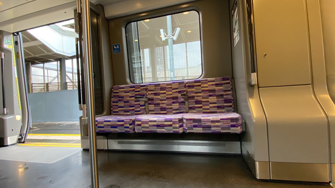 Stratford into Liverpool Street eastern core section on a Elizabeth ...