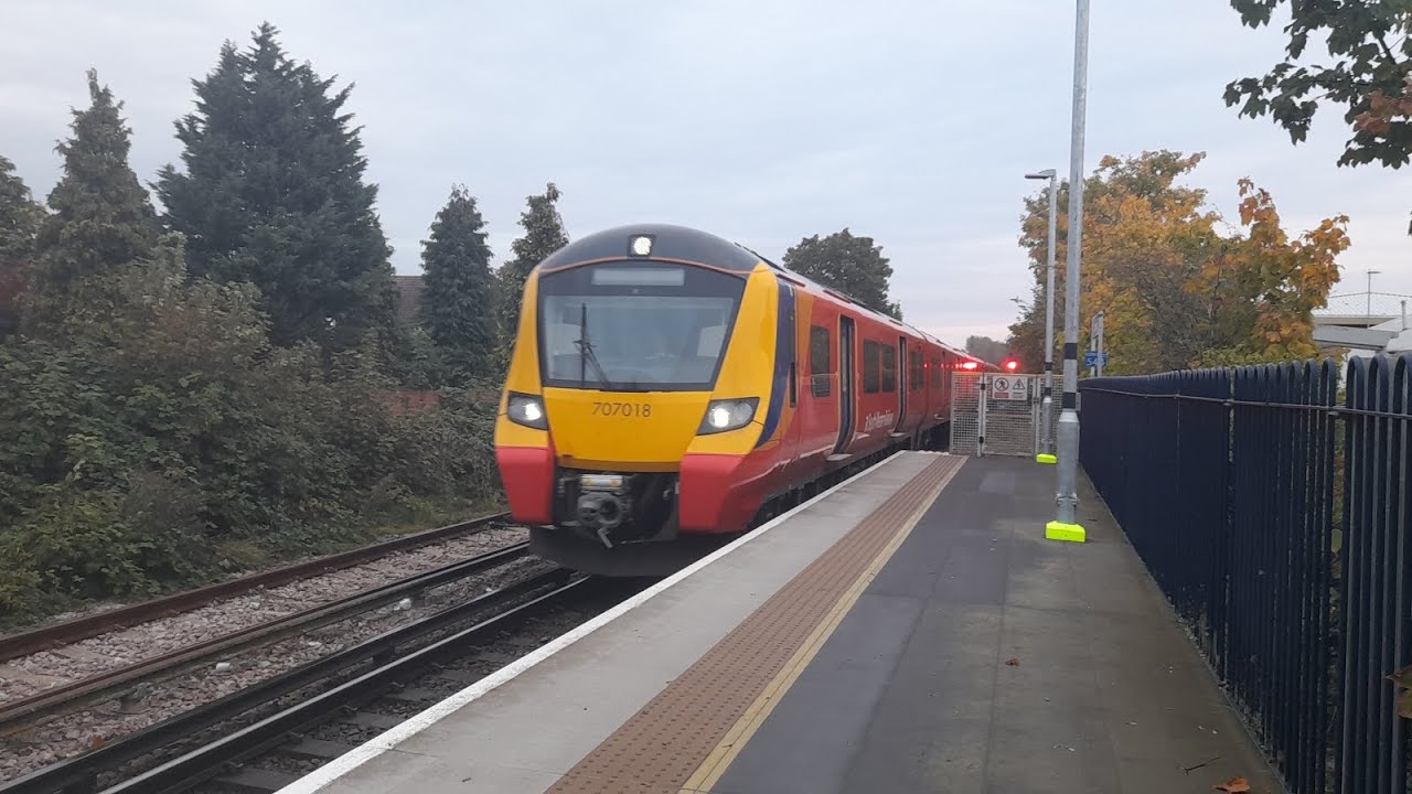 SWR Class 707 approaching Shepperton- 12/9/22 - YouTube
