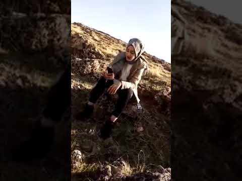 Midyat ta duygusal şiir okuyan bir bayan