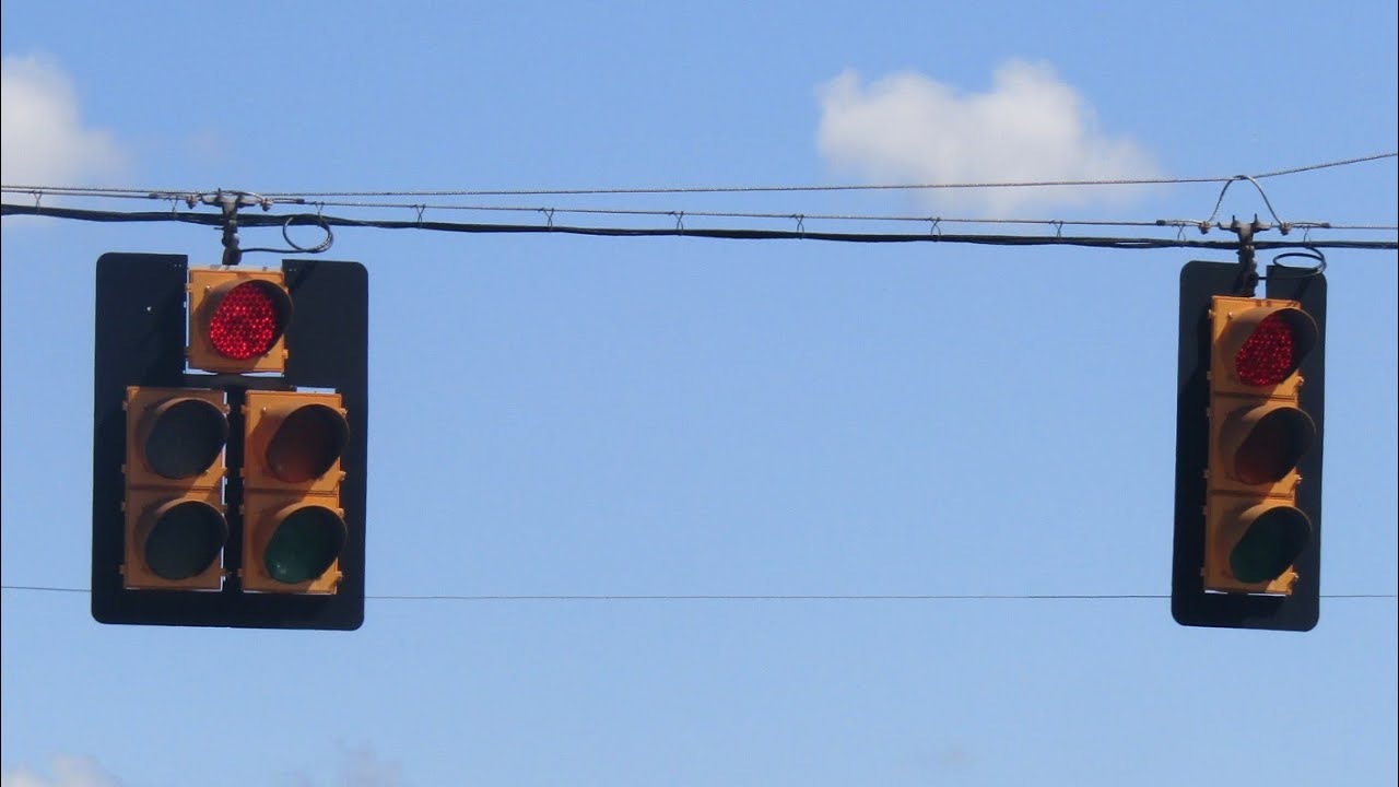 Econolite Bubble-back Traffic Lights - YouTube