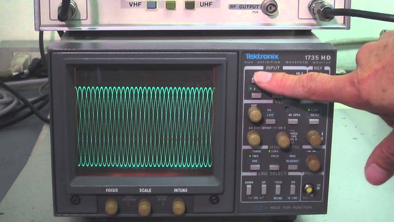 Tektronix 1735HD Analog Waveform Monitors 動作確認 - YouTube