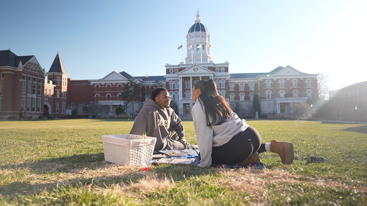 I SURPRISED CRANON WITH A PICNIC !! 🌮🧺 - YouTube