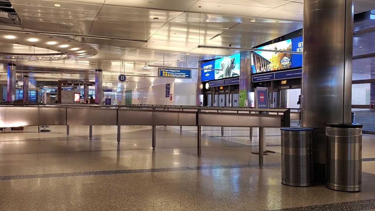 Tom Bradley lax Arrivals - YouTube