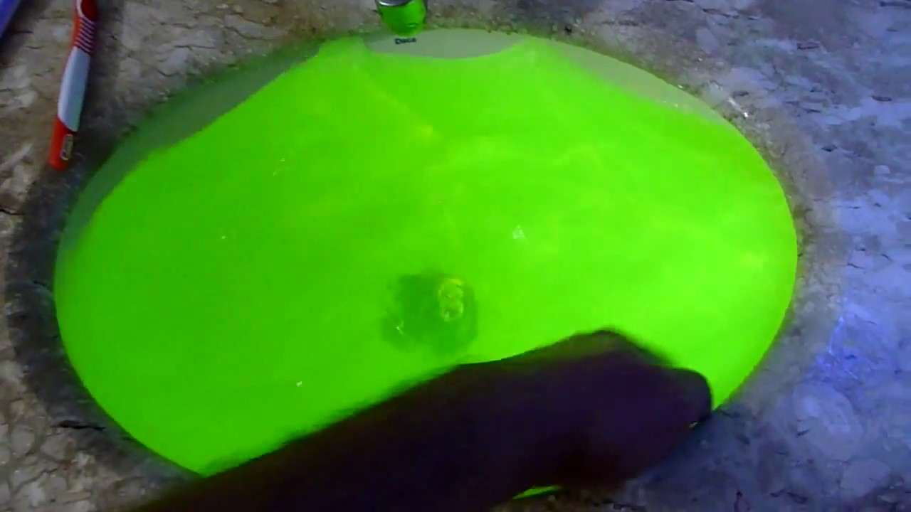 Verde fluorescente com luz negra, atoxico - YouTube