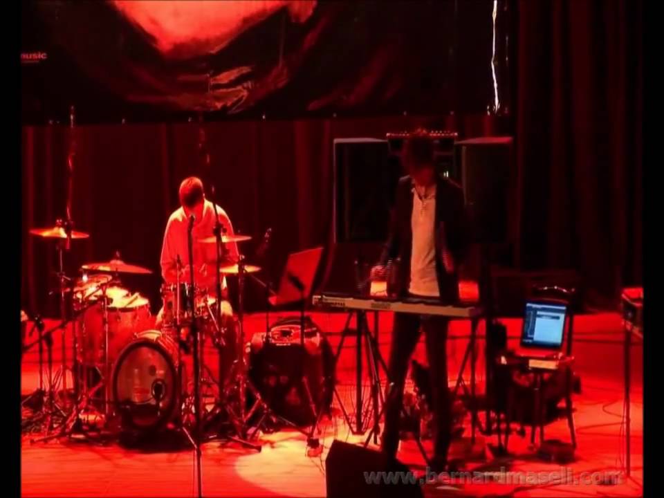 Bernard Maseli "Maseli on the Road" (Intro solo).wmv - YouTube