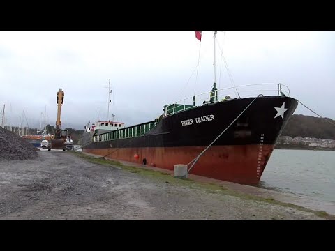 mv 'RIVER TRADER' at PORT PENRHYN, BANGOR, NORTH WALES. - YouTube