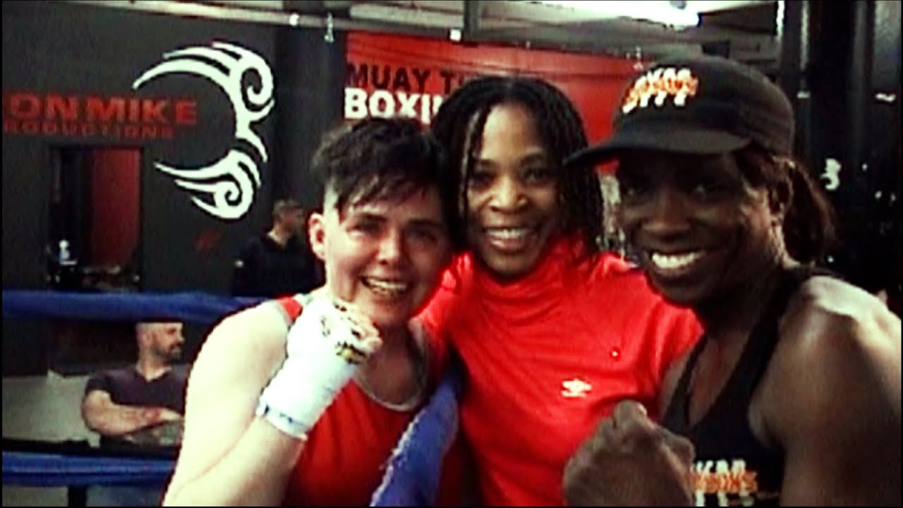 Women Boxing : Amy Drurry / Lauren Evans. 3 rounds - YouTube