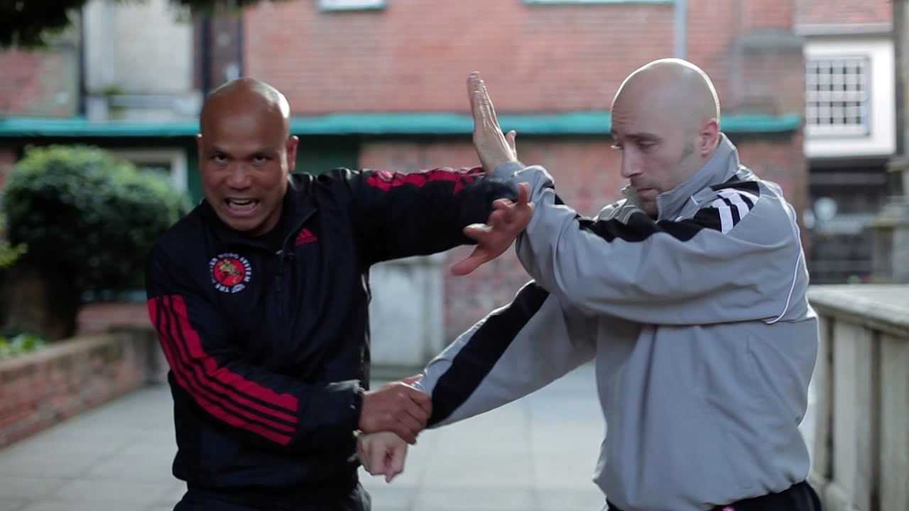 Wing chun kung fu glossary - bong lap sao - YouTube