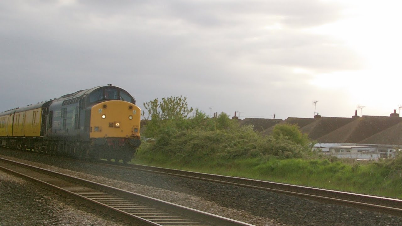 Prestatyn 18.5.2016 - DRS 37601 37 Fifty & DBSO 9702 - Network Rail ...