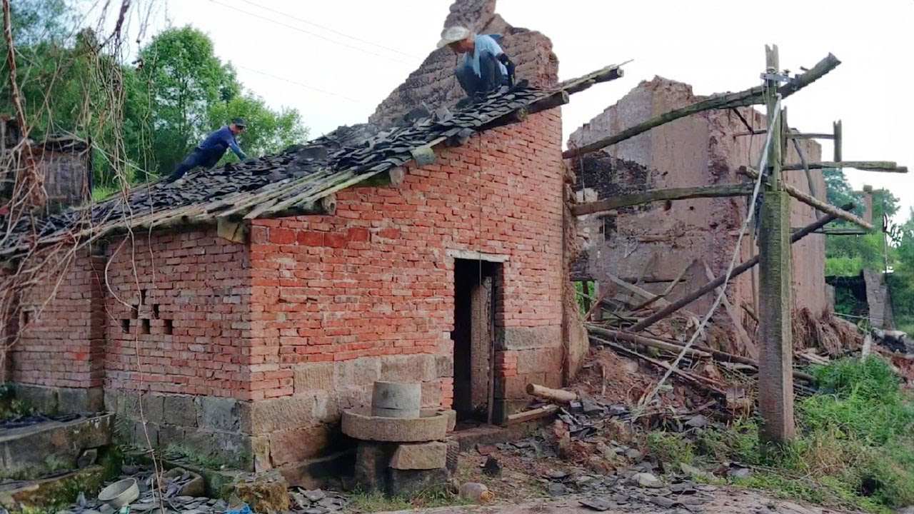 The poor man repaired the family's 50-year-old rotten house ...