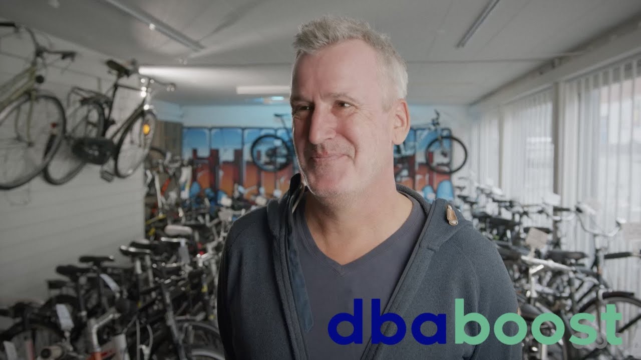 Kristian sælger brugte cykler til hele landet – DBA Boost - YouTube