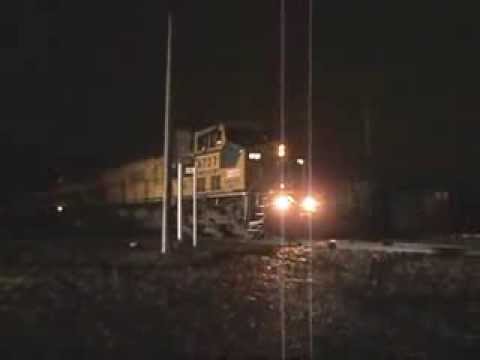 Union Pacific AC4400CW 6737 ex-CNW!! con las KCSM SD70ACe 4084 Y 4067 - YouTube
