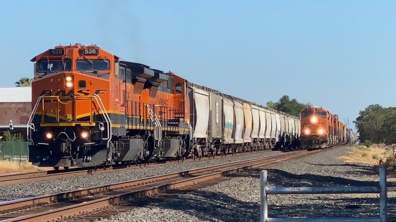 BNSF 536 Sacramento Local - YouTube