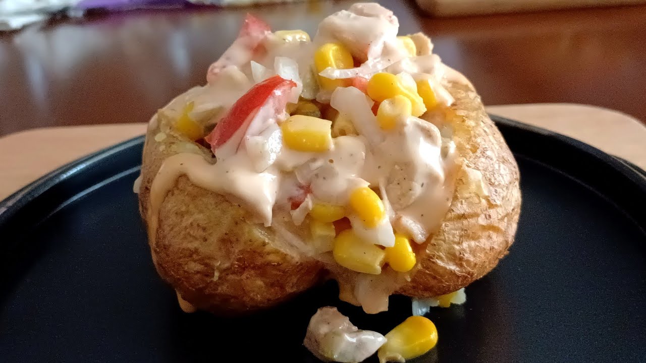 How to prepare Kompir, the delicious street food of Türkiye - YouTube