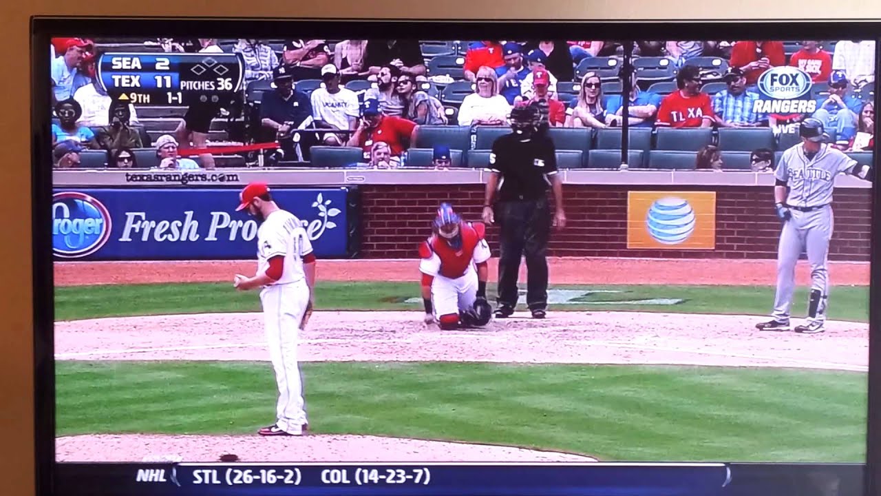 Texas Rangers - Ron Washington Smoking a Cigarette - YouTube