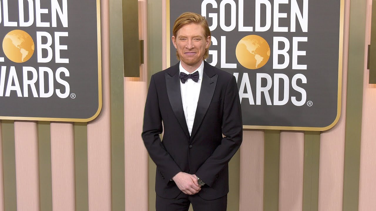 Domhnall Gleeson 2023 Golden Globes Arrivals - YouTube