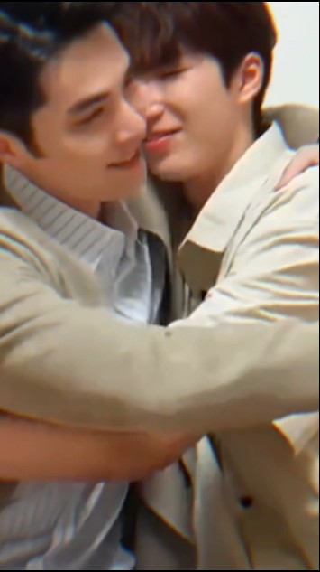 He is a good boyfriend, always comforting his boyriend when sad ️ # ...