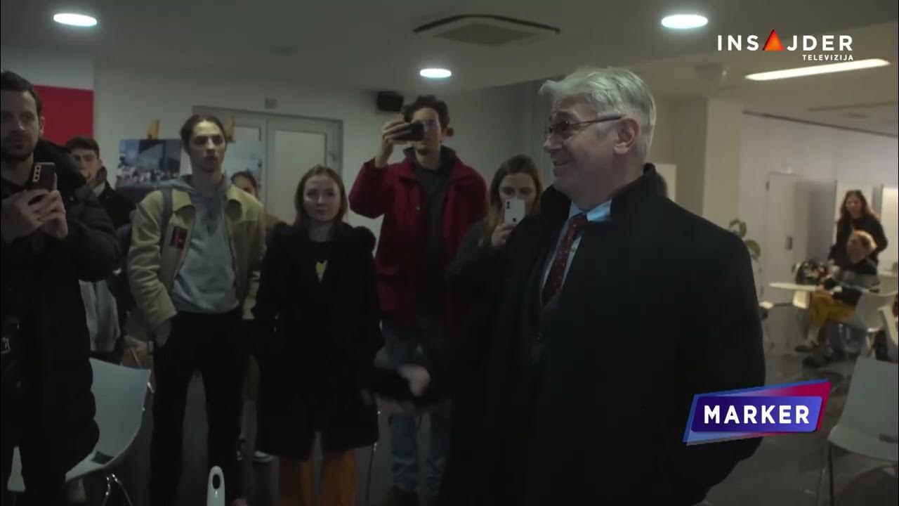 Blokiran Rektorat Univerziteta u Novom Sadu - YouTube