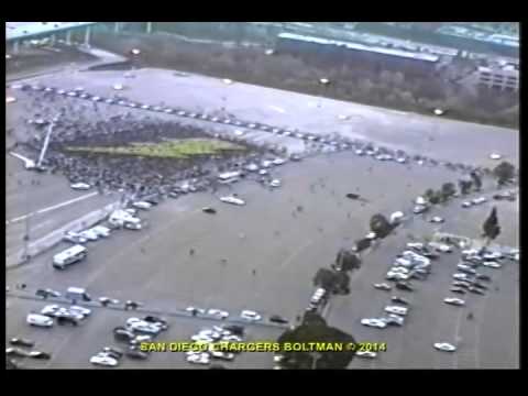 San Diego Chargers Human Lightning Bolt. - YouTube