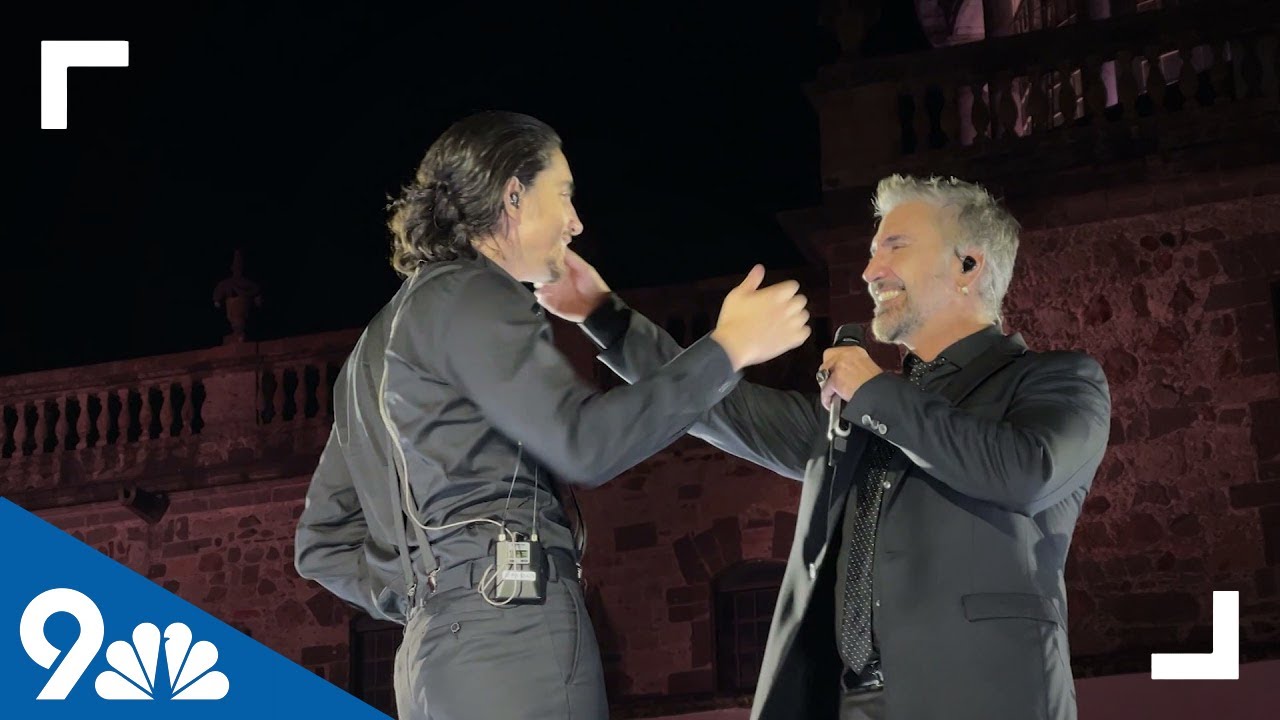 Mexico: Alejandro Fernández reappears with entire family on stage - YouTube