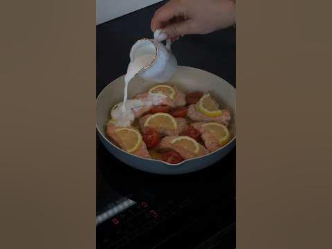 Красная рыба в сливочном соусе🫕 - YouTube