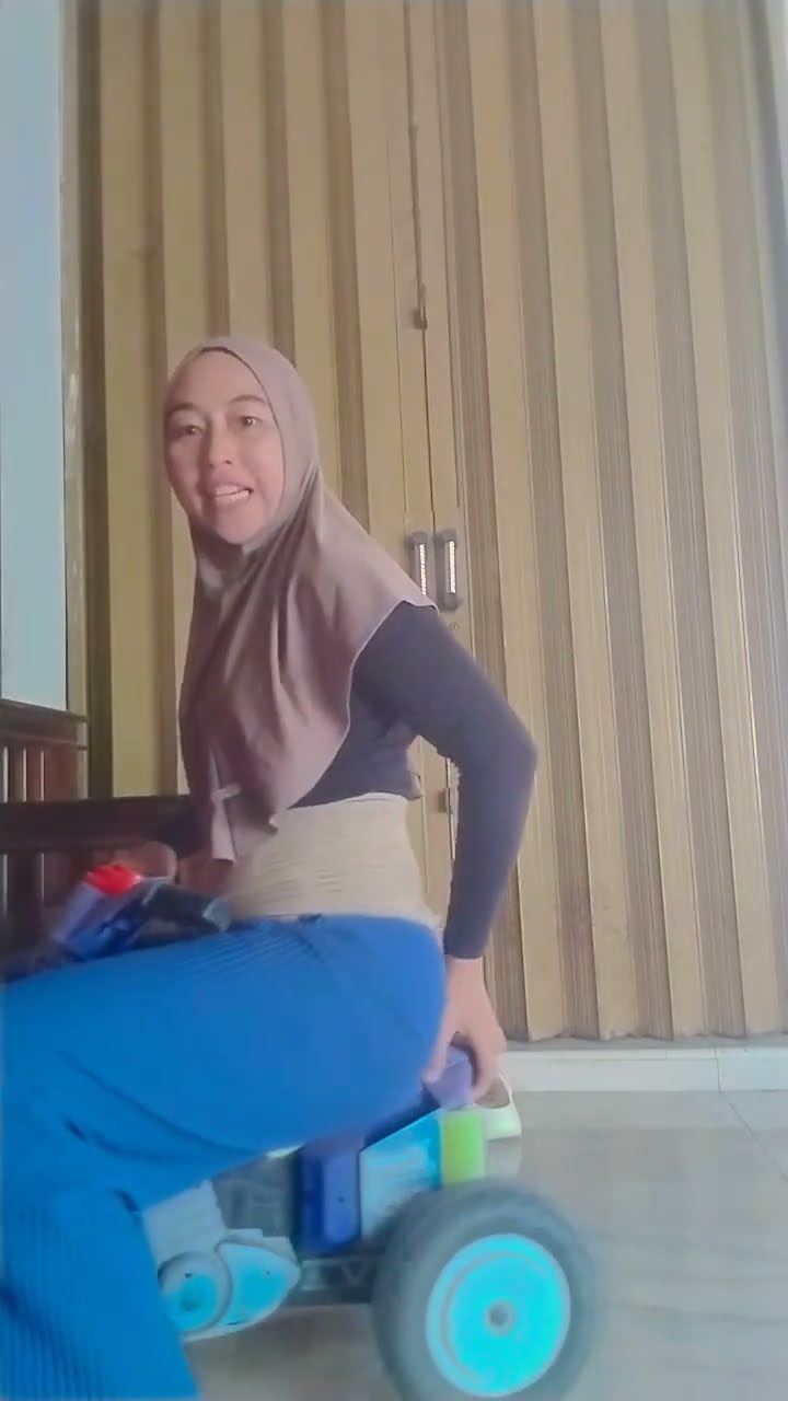 motor bocil di pake emak nyungsep deh #short #yummy #funny #meme#lucu#humor#komedi#drama#n7zj ...