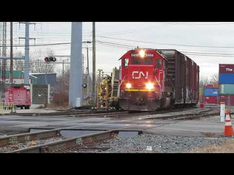 CN L515 SD60 5456 Northbound at Ferndale MI 11/28/2022 - YouTube