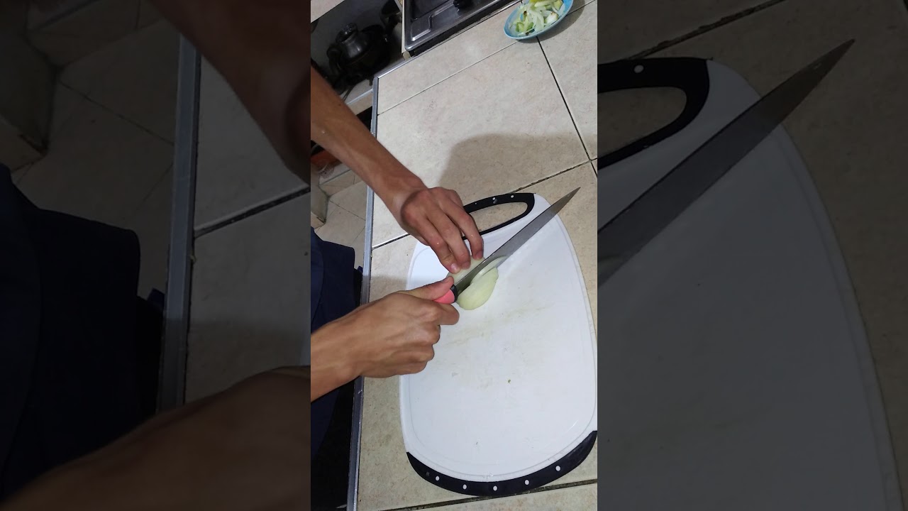 Corte de cebolla en plumas - YouTube