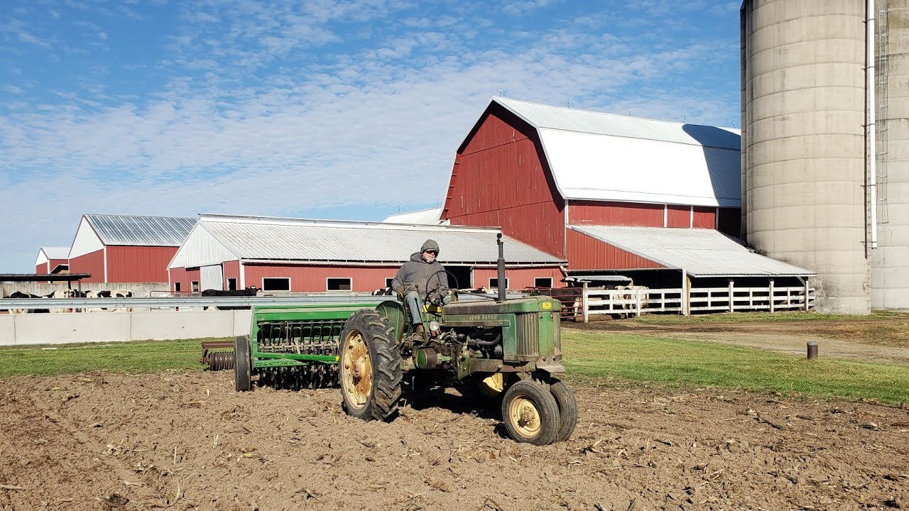 Planting Rye With The John Deere 520 - YouTube