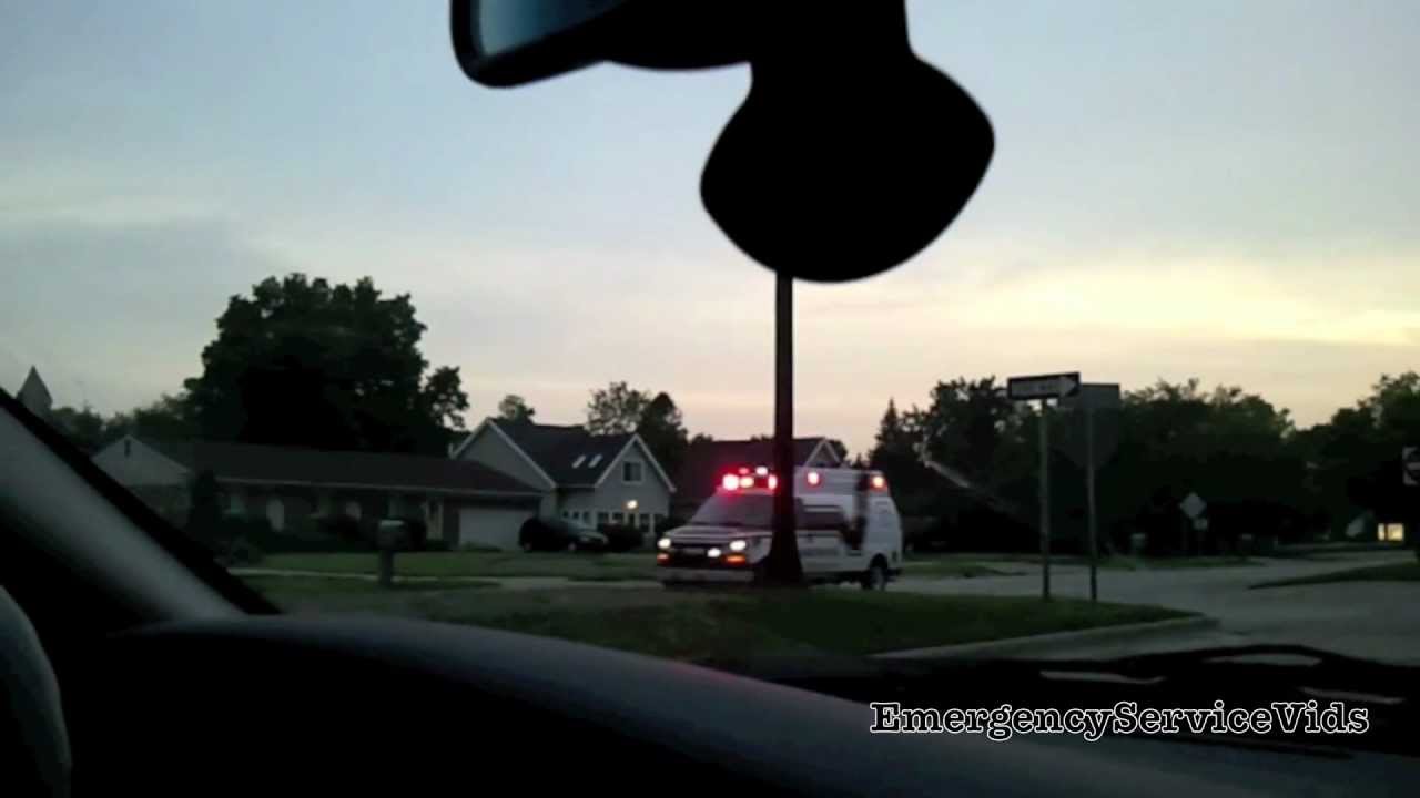 Ambulance Running Code 3 to Beaumont Hospital - YouTube
