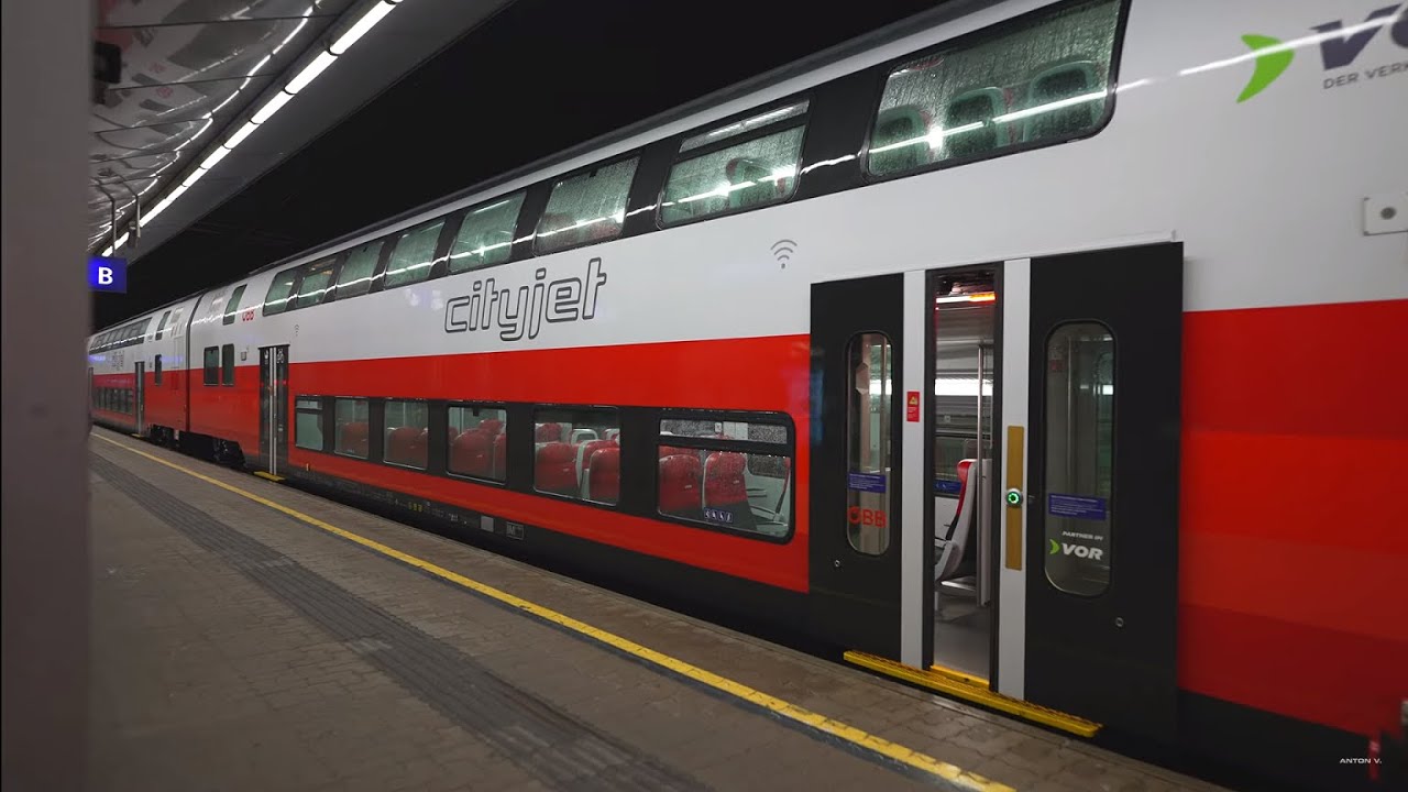 Austria, Vienna, double decker train night ride from Rennweg to ...