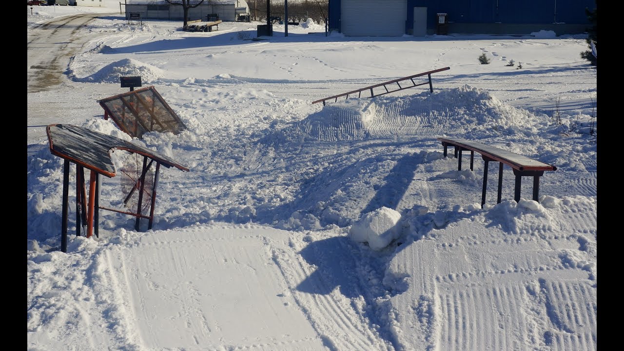 Backyard snowboarding: the new yard - YouTube