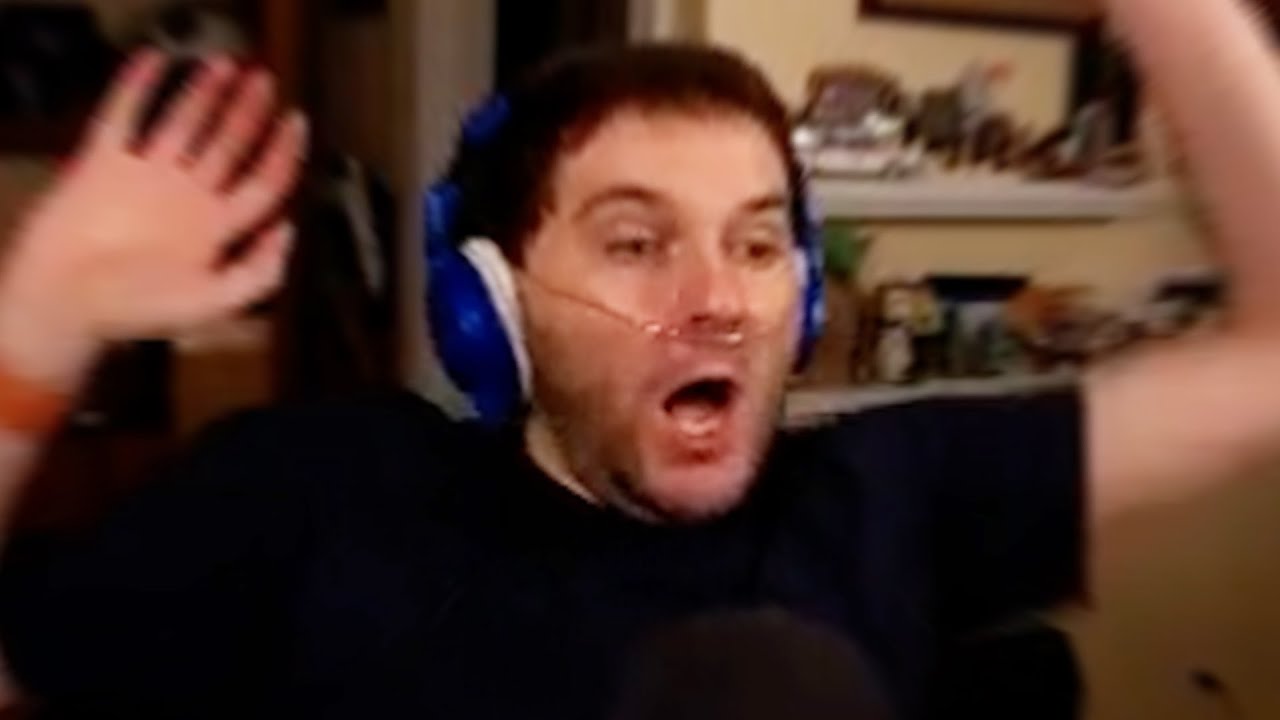 Scar Jump-Scares Himself - YouTube