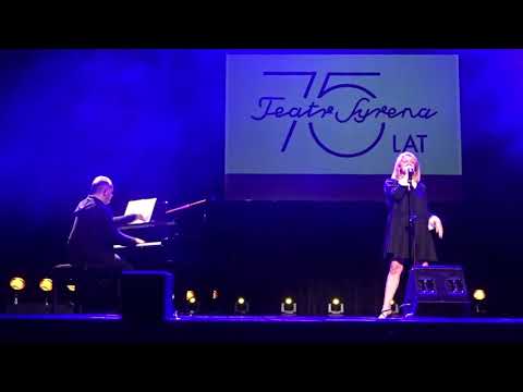 Weronika Bochat-Piotrowska "W całkiem nową stronę" - YouTube