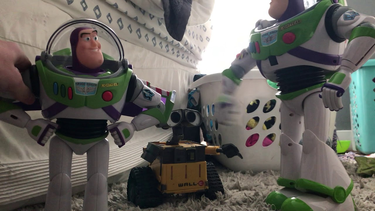 Buzz and walle and ultimate buzz - YouTube