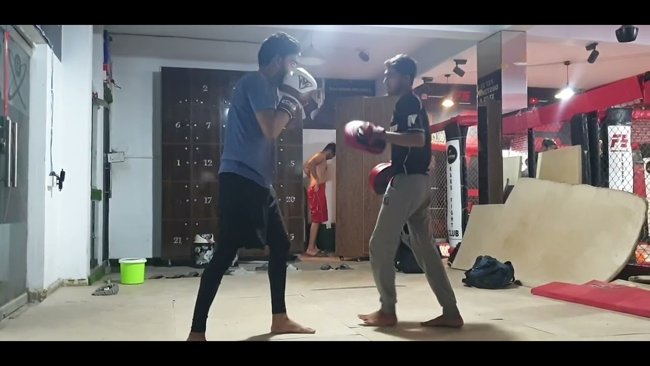 boxing padwork 4mt round#boxing #striking #combos #counter - YouTube
