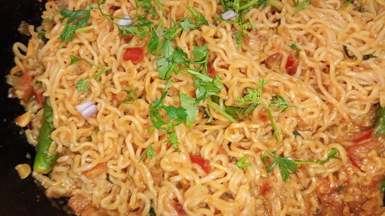 Spicy garlic masala maggie|| masala maggie recipe|| maggie masala ...