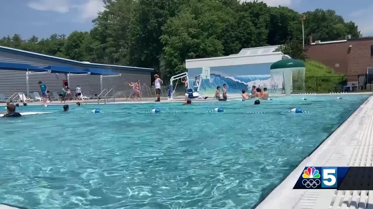 Hartford's public pool extends hours due to extreme heat - YouTube