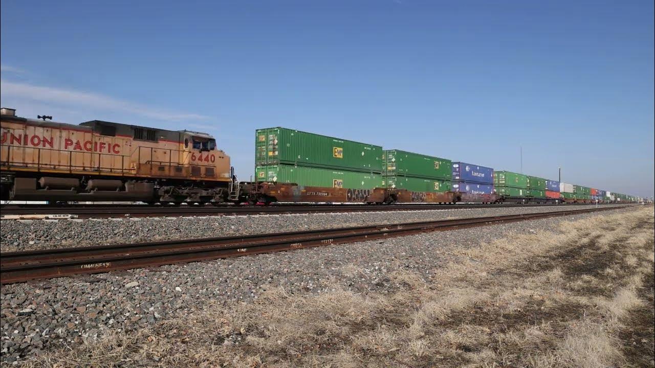 UP 8375 West - YouTube