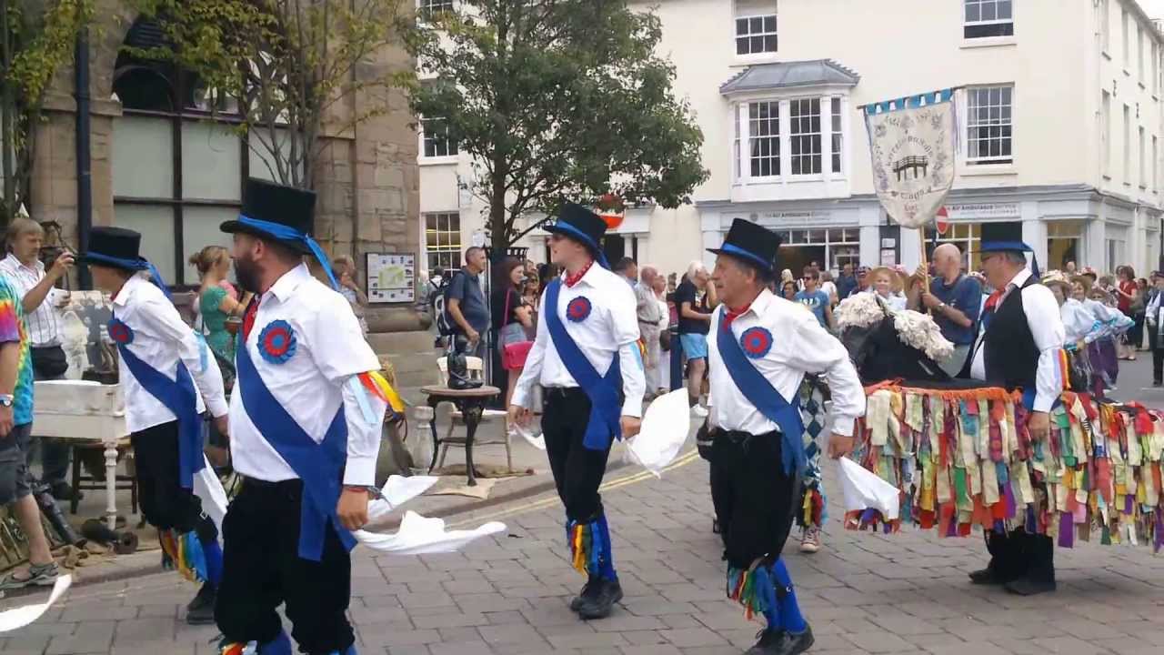 Warwick folk festival - YouTube