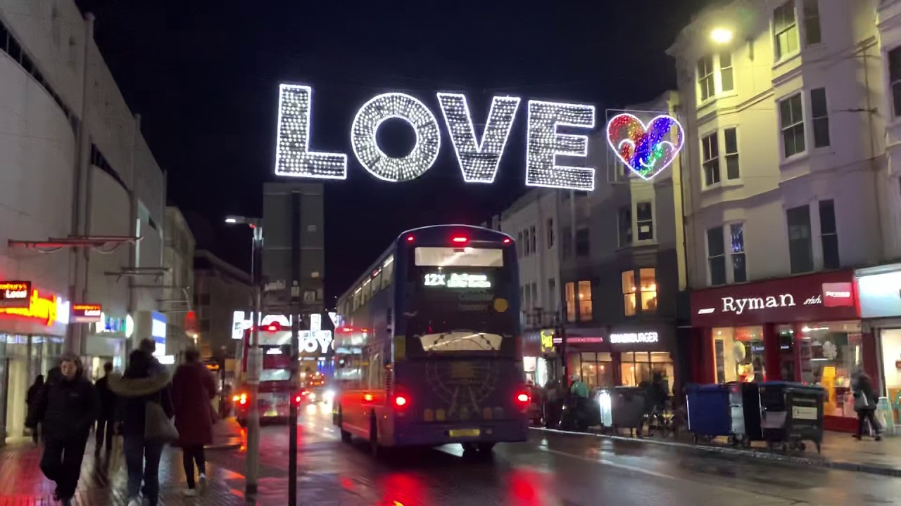 Brighton & Hove Bus Route 12X passing though north street Brighton ...
