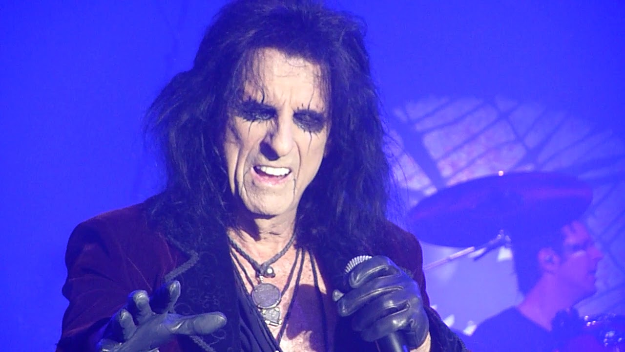 Alice Cooper, live, 24 Nov 2017, Neumarkt, Part 2, Pain - YouTube