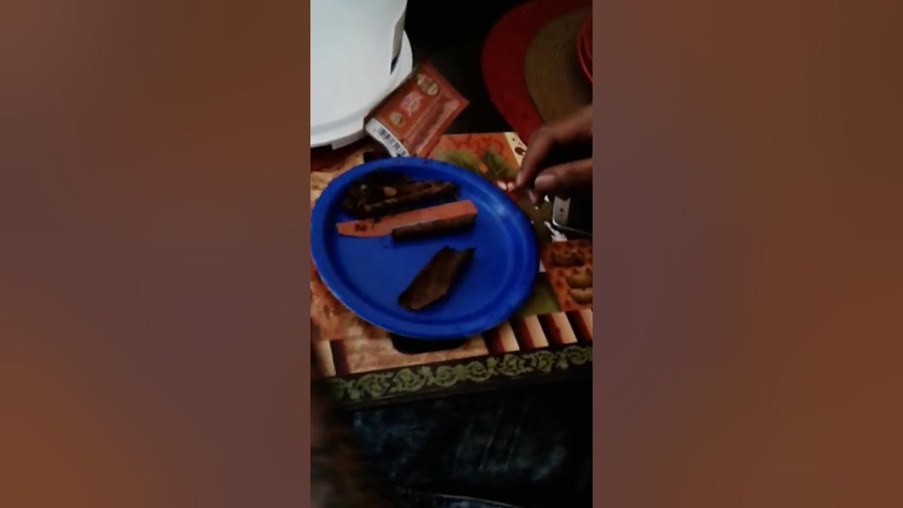 How to roll a fat backwood - YouTube