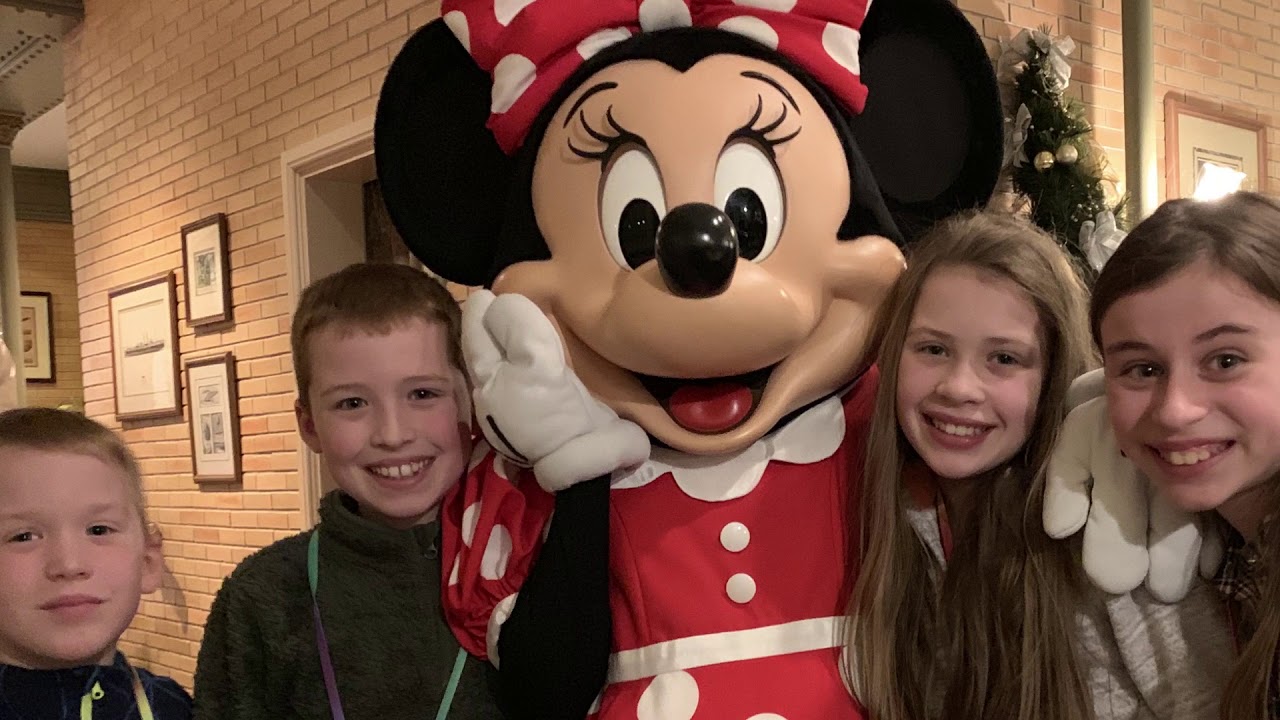 Disneyland Hugs - YouTube