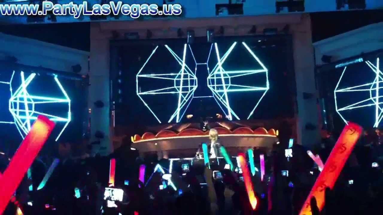 Party Las Vegas at XS nightclub Tours with DJ David Guetta - YouTube