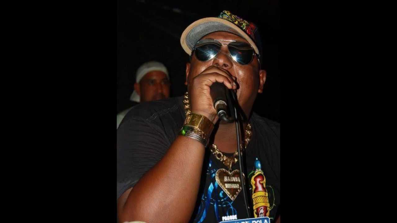 MC MAX - MUNDO MODERNO [FOOOOOOOOODA] 2012 - YouTube