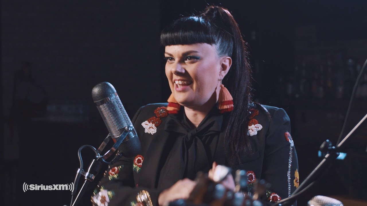 Tami Neilson - 'Hey, Bus Driver!' LIVE at SiriusXM - YouTube