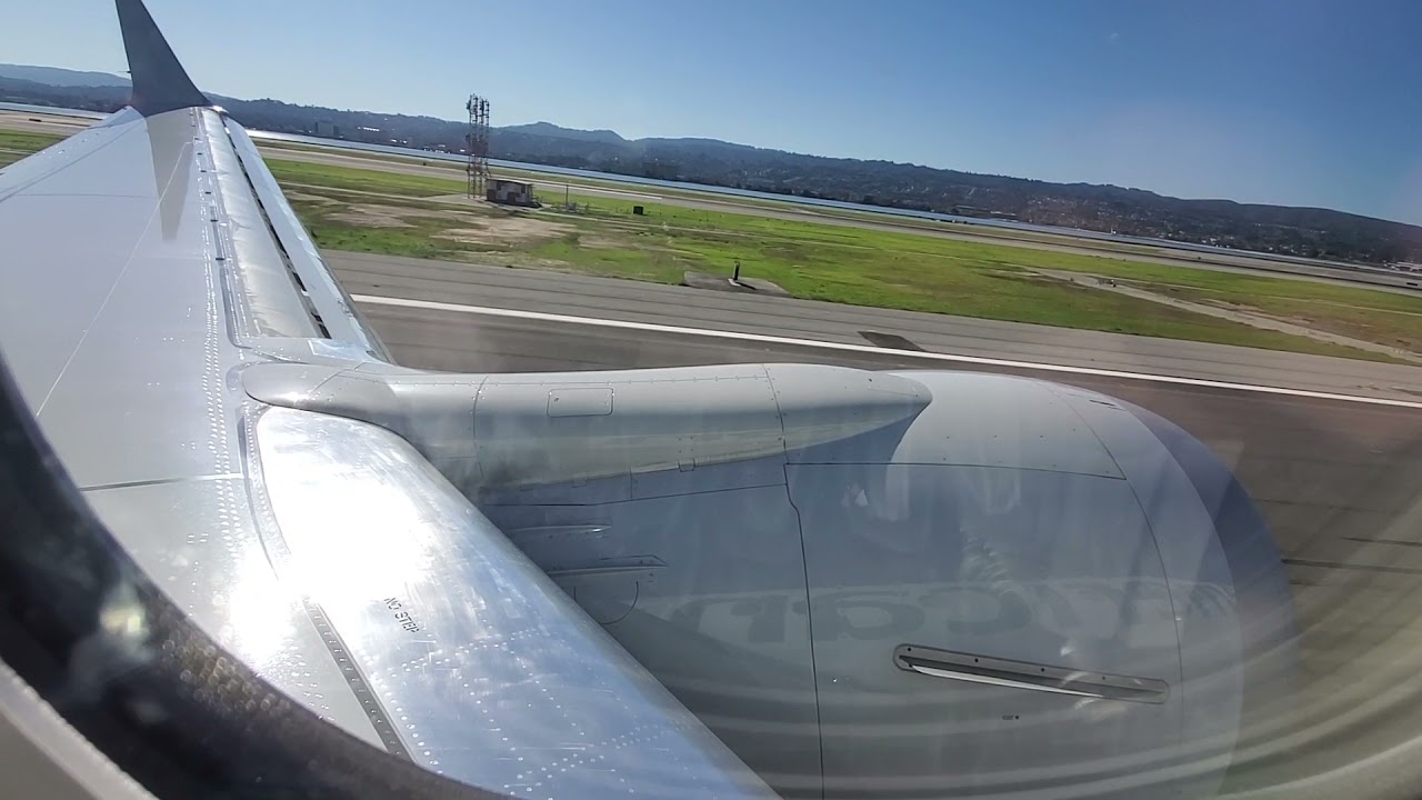 737 Max 8 thrust reverser - YouTube